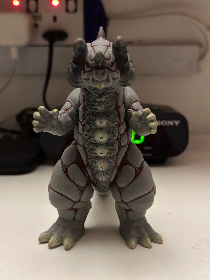 [RARE] Silvergon Kaiju, Hobbies & Toys, Toys & Games on Carousell