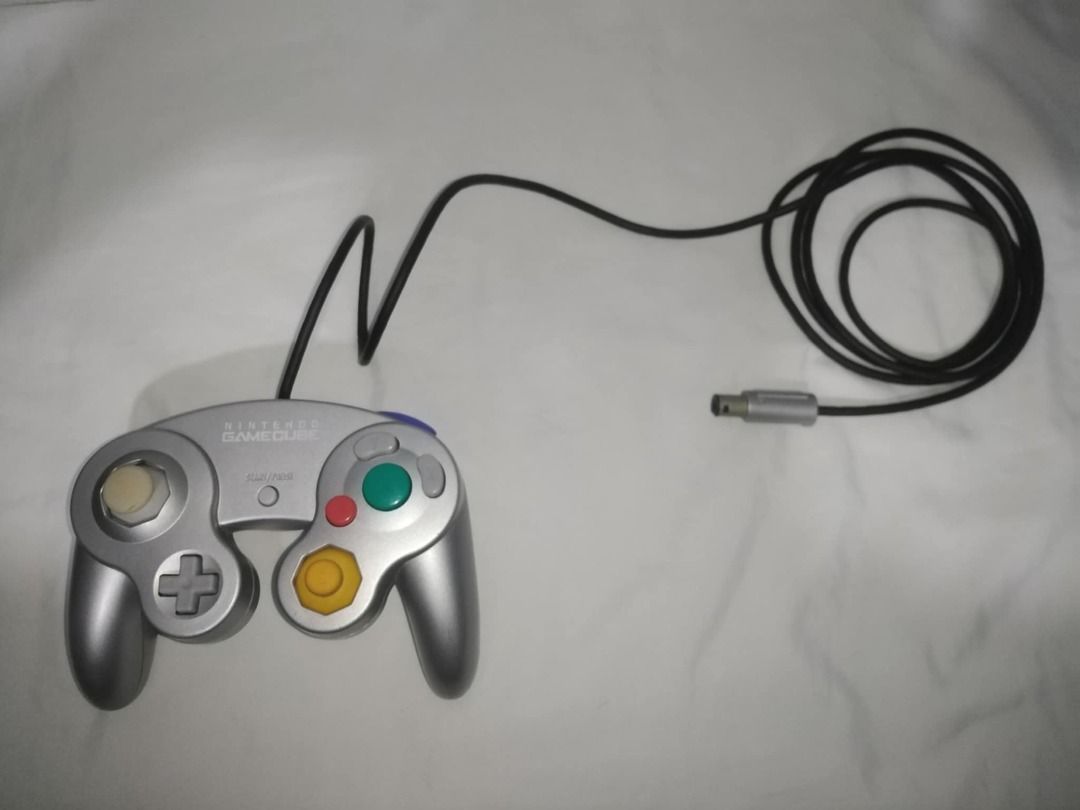 Nintendo Silver Gamecube Controller (Type 3), Video Gaming, Gaming ...
