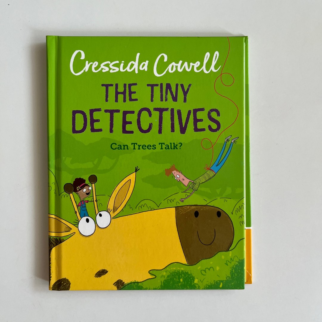 麥當勞小書《the tiny detectives》, 書籍、休閒與玩具, 書本及雜誌, 童書、著色互動書在旋轉拍賣