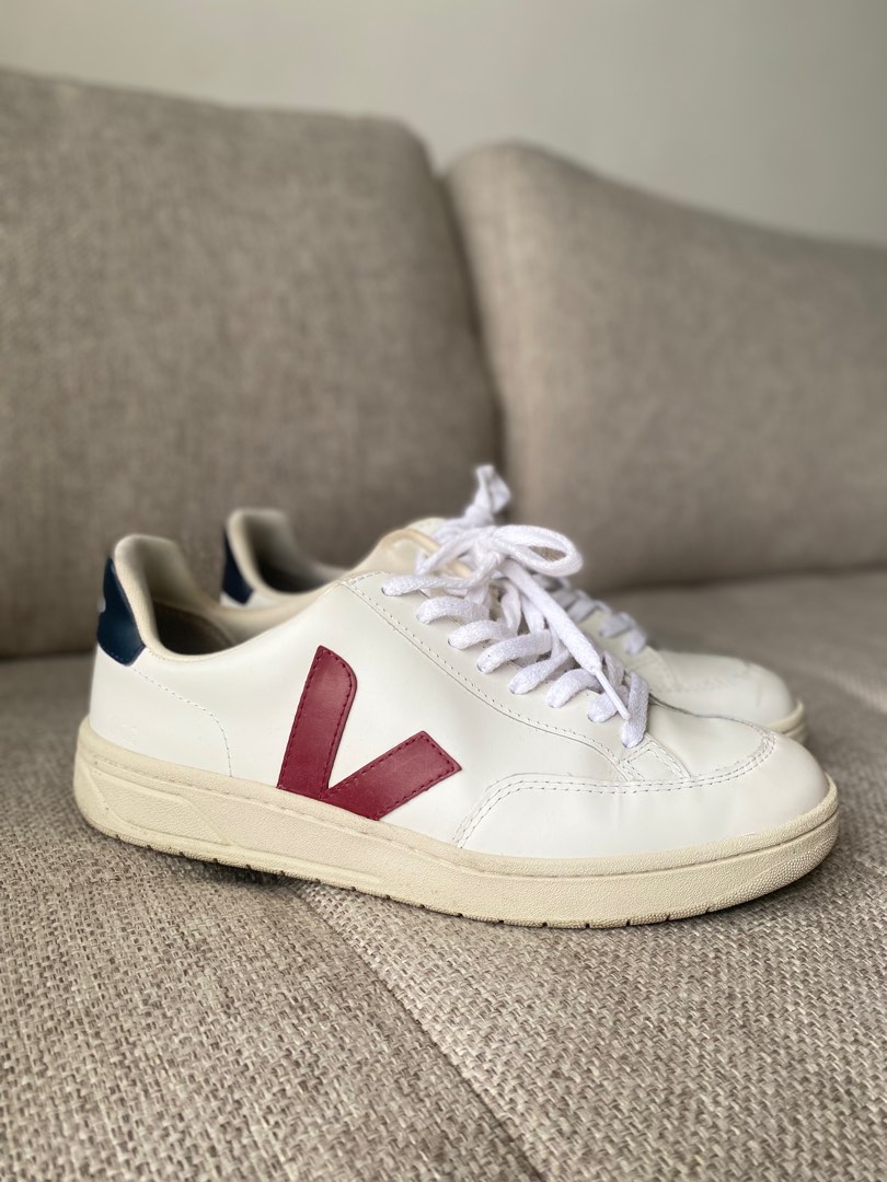 Veja v12, Men's Fashion, Footwear, Casual shoes on Carousell