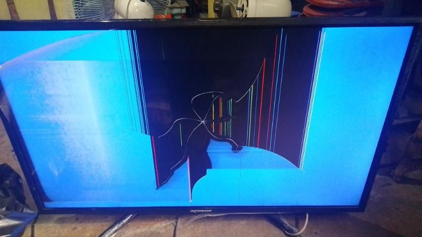 XTREME LED TV 32 Inches Defective LED Screen Parts Out, TV & Home ...