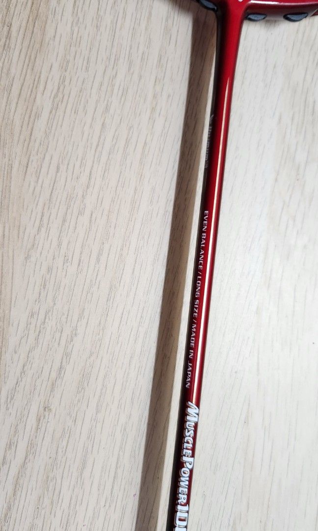 Yonex Muscle Power 100 羽毛球拍絕版！！, 運動產品, 運動與體育, 運動與體育 - 球拍和球類運動 - Carousell