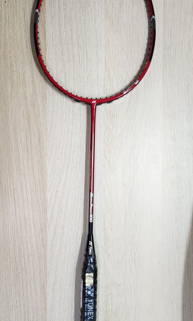 Yonex Muscle Power 100 羽毛球拍絕版！！, 運動產品, 運動與體育, 運動與體育 - 球拍和球類運動 - Carousell