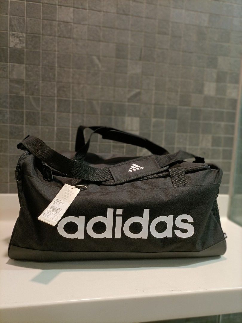 essentials logo duffel bag medium
