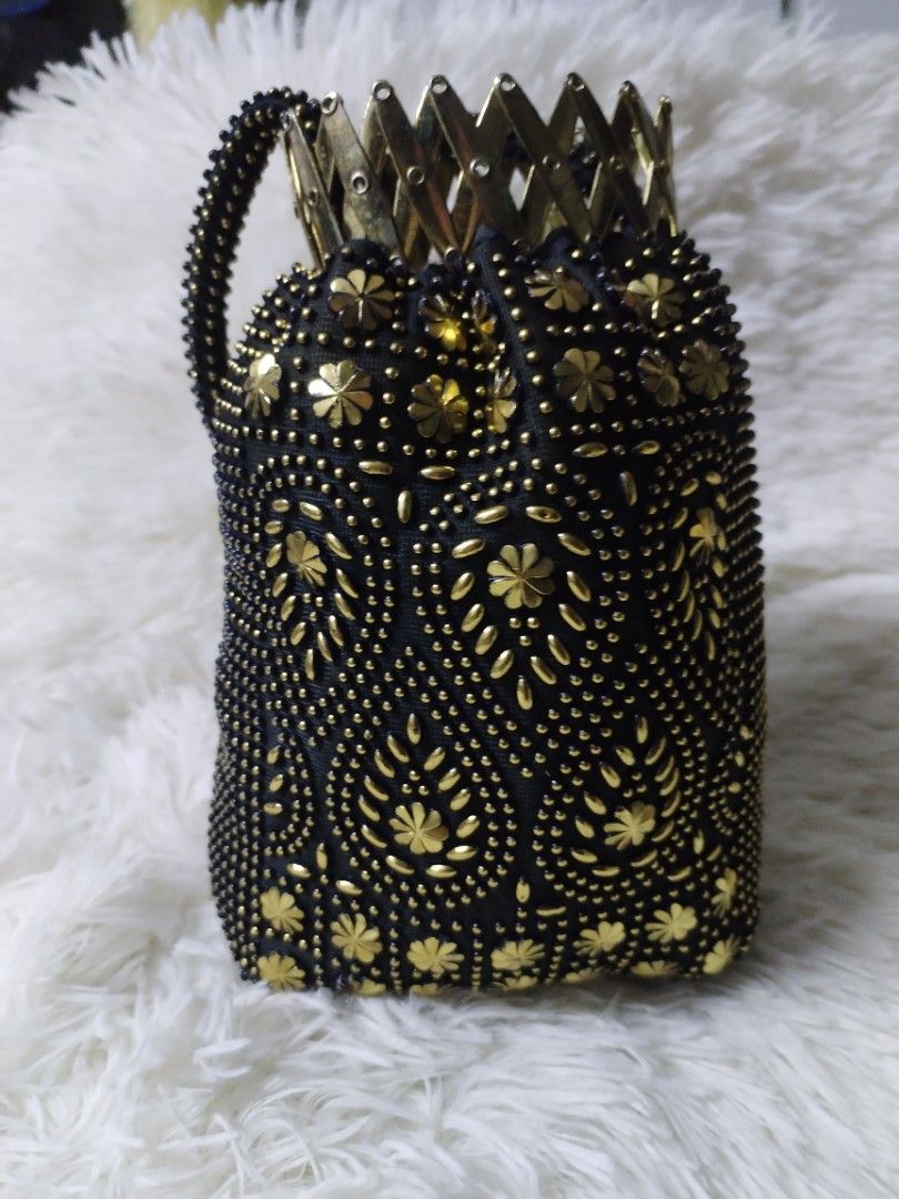 Accordian gate bag, Women's Fashion, Bags & Wallets, Purses & Pouches ...