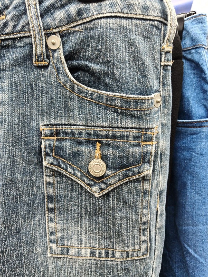 Bush Pants x Boot Cut, Women's Fashion, Bottoms, Jeans & Leggings on ...