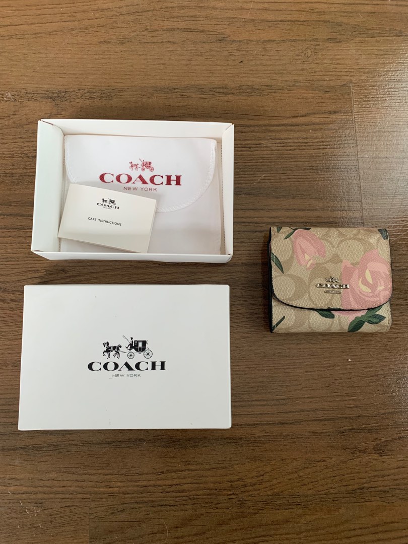 Coach Camo Rose Wallet, Women's Fashion, Bags & Wallets, Wallets & Card ...