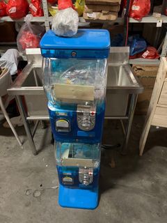 Crane National Vending Machine - Model 181, Everything Else on Carousell