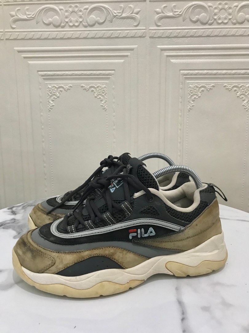 Fila Heritage Second Original, Fesyen Pria, Sepatu , Sneakers di Carousell
