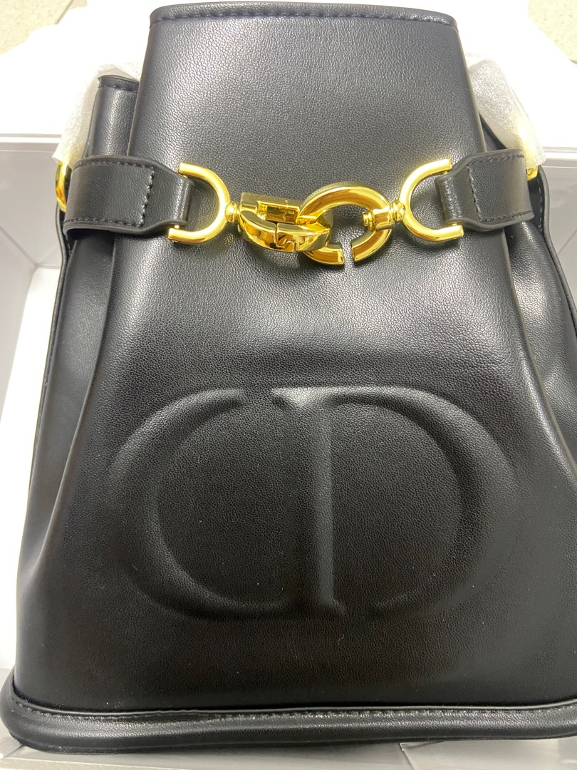 Handbeg, Luxury, Bags & Wallets on Carousell