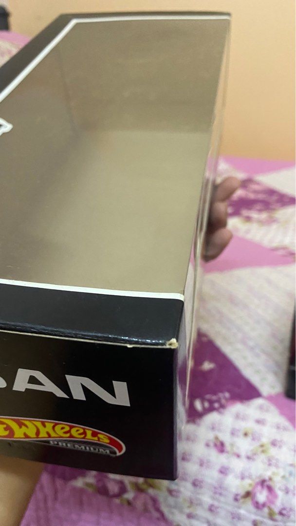 hotwheels combo box set nissan, Hobbies & Toys, Toys & Games on Carousell