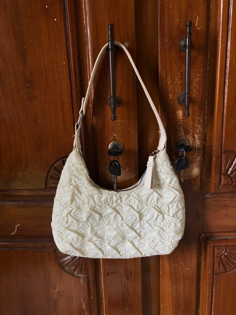 Korean white shoulder bag / BKK sling bag / KKV sling bag / kkv ...