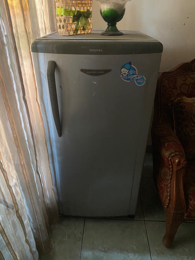Kulkas Toshiba 1 Pintu Freezer, Elektronik, Lainnya di Carousell