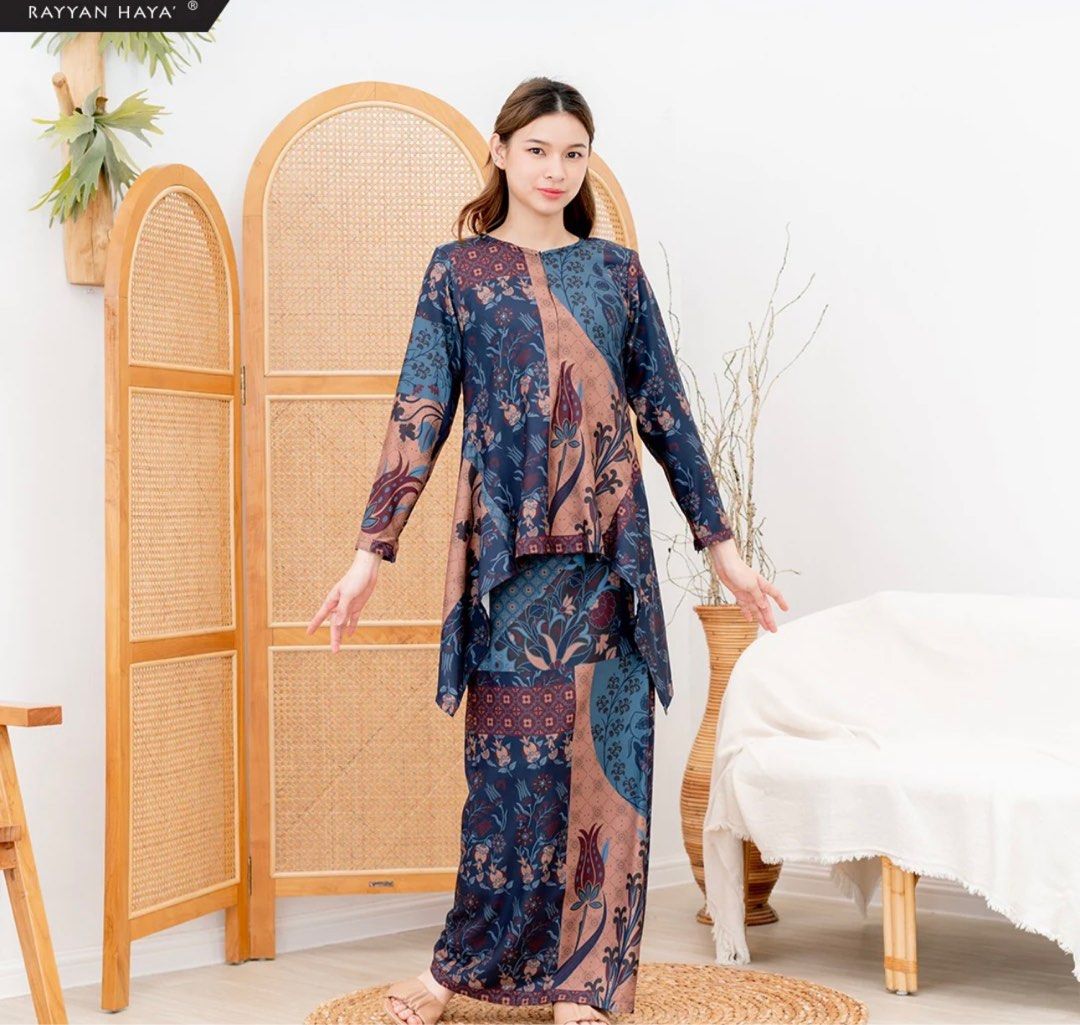 Kurung Batik Rayyan Haya, Women's Fashion, Muslimah Fashion, Baju Kurung & sets on Carousell