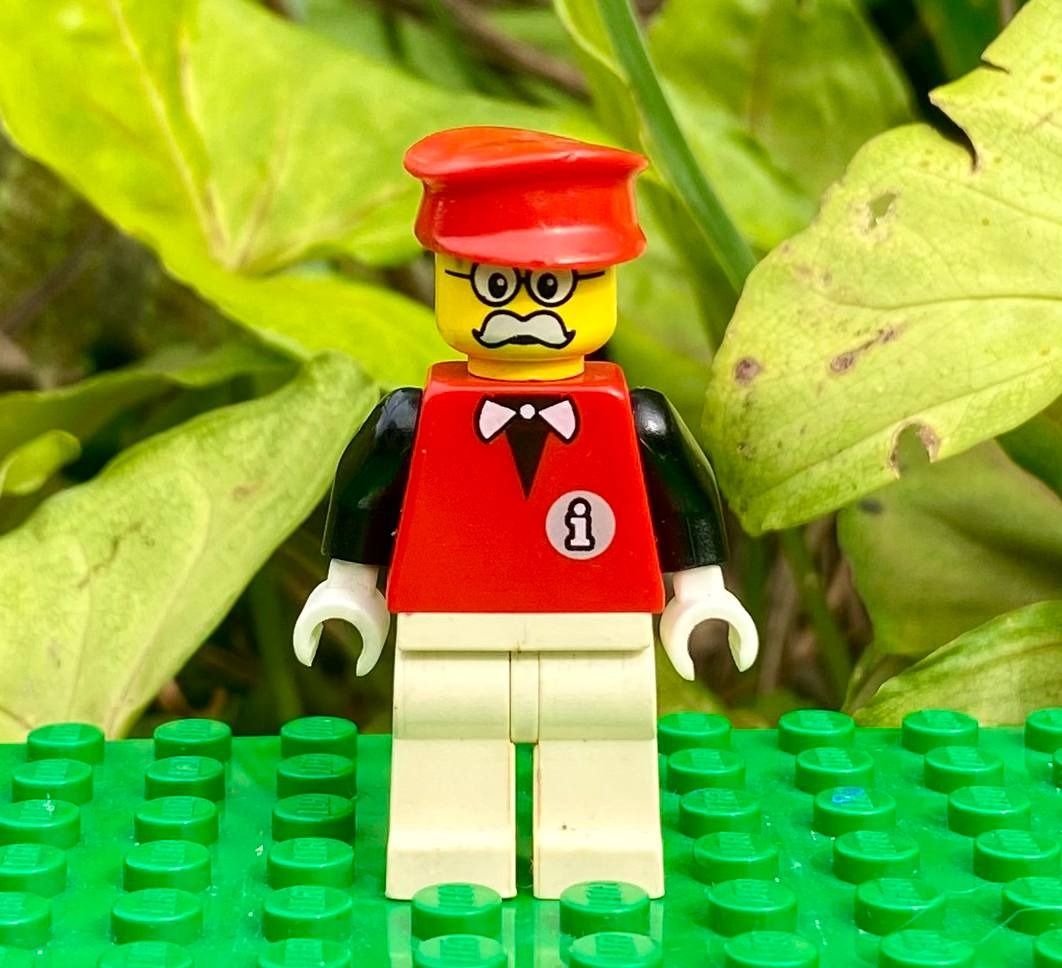 Lego Minifigure Infomaniac Collector's Item, Hobbies & Toys, Toys ...