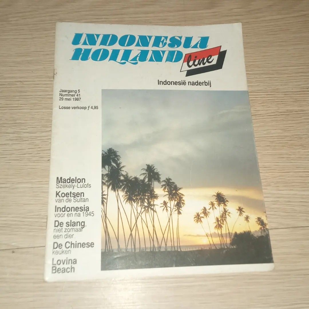 Majalah Indonesia Holland 1987, Buku & Alat Tulis, Majalah & Lainnya di Carousell