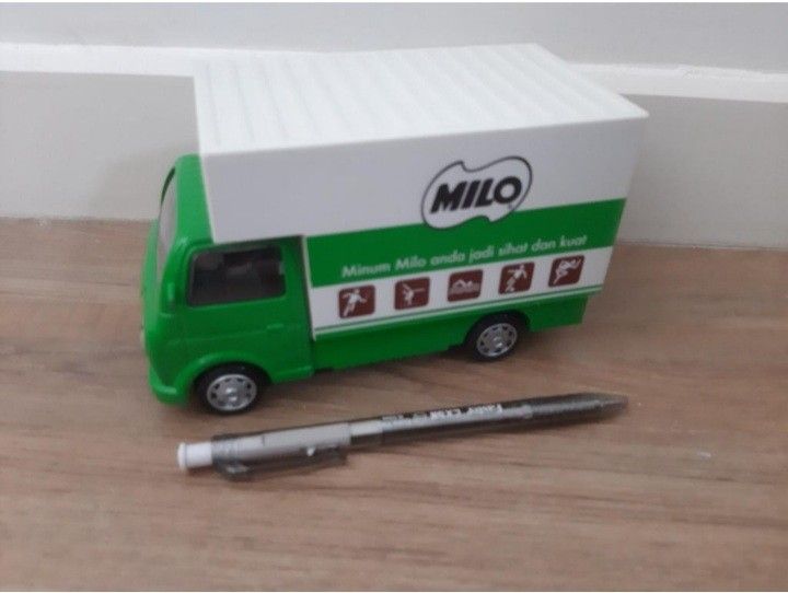 Milo Van Big Size Complete Set, Hobbies & Toys, Collectibles ...
