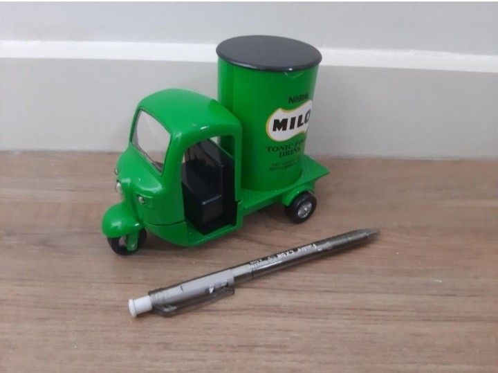 Milo Van Big Size Complete Set, Hobbies & Toys, Collectibles ...