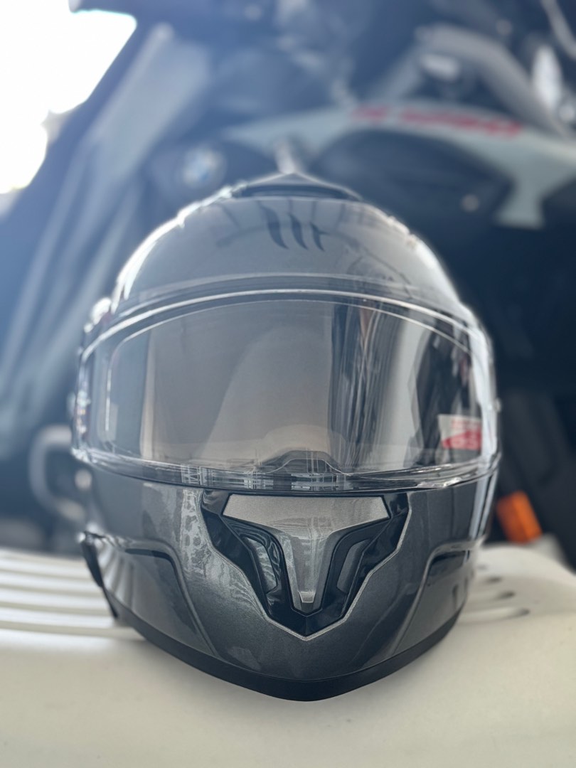 MT Atom Helmet Titanium Gloss, Motorbikes on Carousell