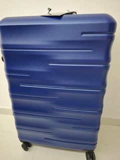 BRAND NEW 28inch WHITE LUGGAGE, Hobbies & Toys, Travel, Luggage on ...