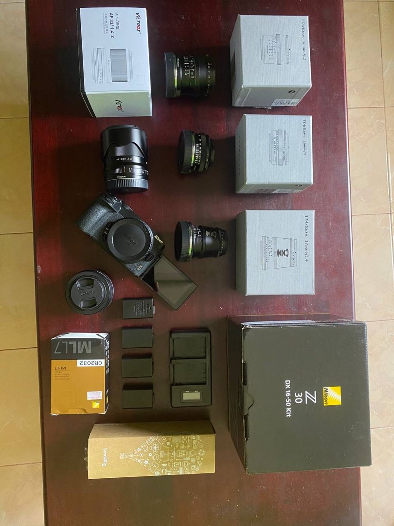 Nikon z30 kit lens +33mm f1.4 +17mm f1.4 + 50mm f1.2 +25mm f2.0 ...