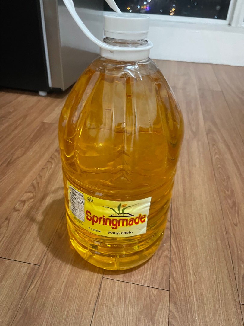 Palm oil 6L spring made, Food & Drinks, Other Food & Drinks on Carousell