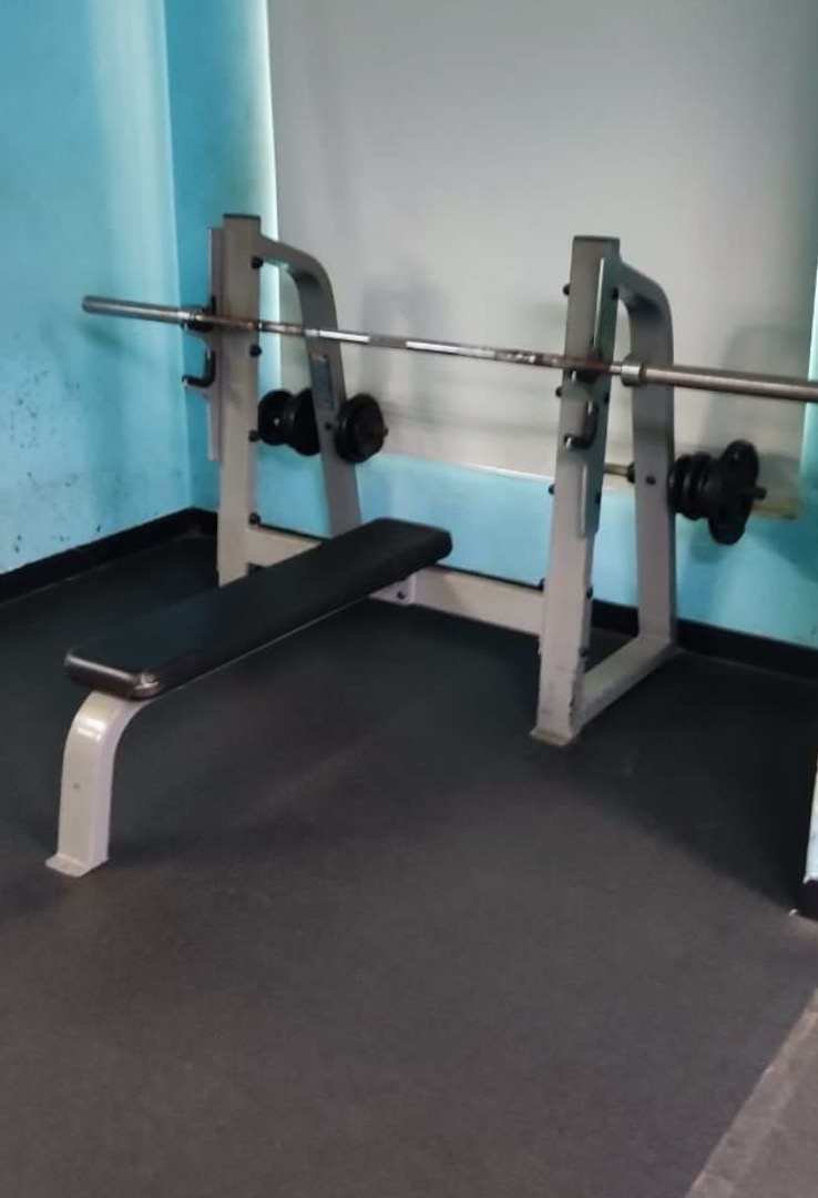 Precor USA bench press Olympic bench barbell chest flat, Sports ...