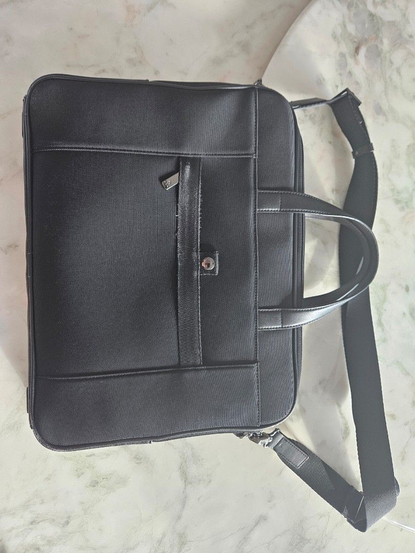 Samsonite briefcase, Men's Fashion, Bags, Briefcases on Carousell