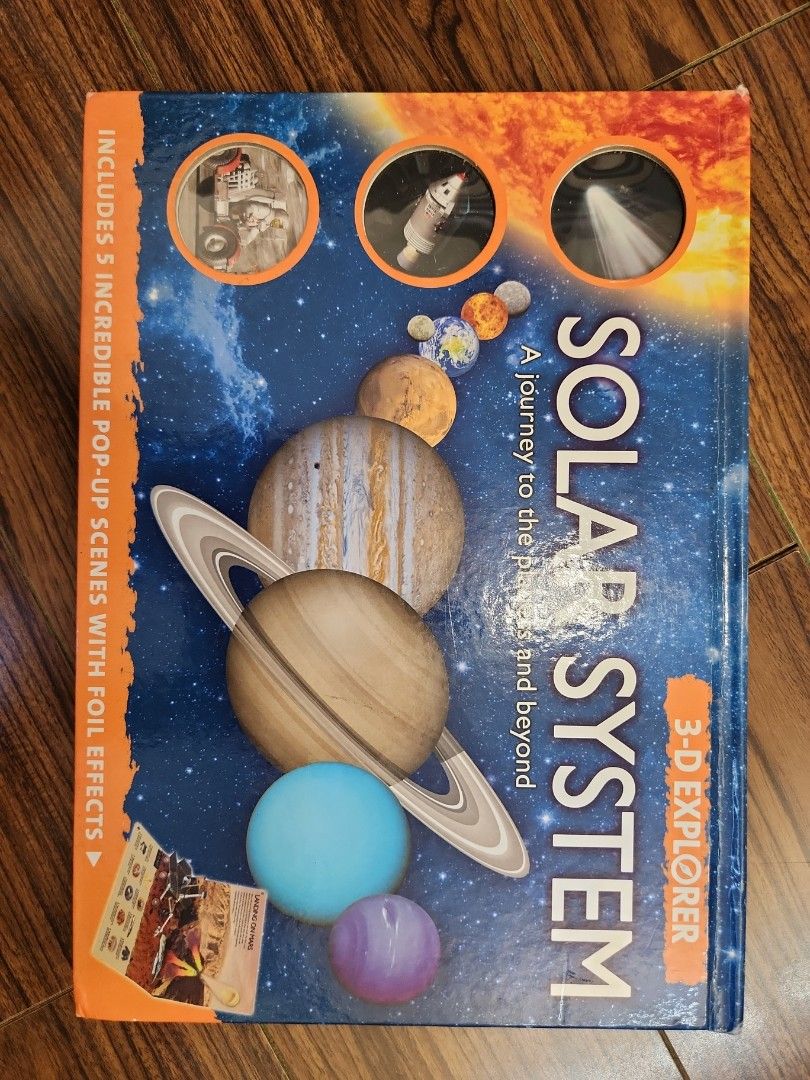 Solar System 3D Explorer, 興趣及遊戲, 書本 & 文具, 小朋友書 - Carousell