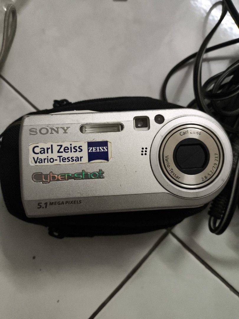 Sony Cyber-shot 5.1MP, Photography, Cameras on Carousell