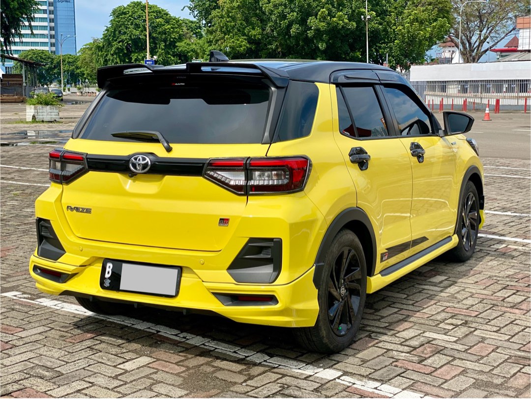 TOYOTA RAIZE 1.0 GR SPORT 2022 KUNING, Mobil & Motor, Mobil untuk ...