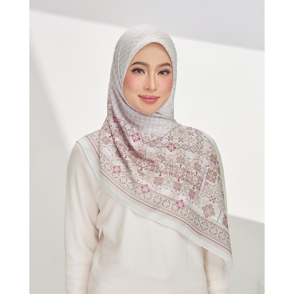Tudung Ruffle Ethereal Black Label, Women's Fashion, Muslimah Fashion ...