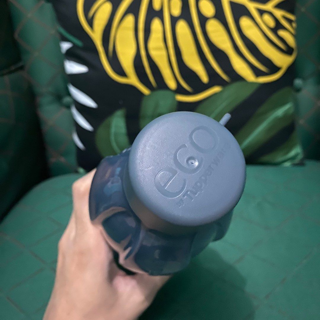 Botol Minum Tupperware Eco 750mL Hitam, Kitchen & Appliances di Carousell