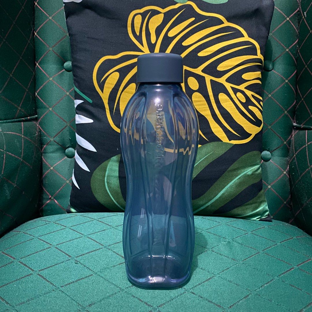 Botol Minum Tupperware Eco 750mL Hitam, Kitchen & Appliances di Carousell