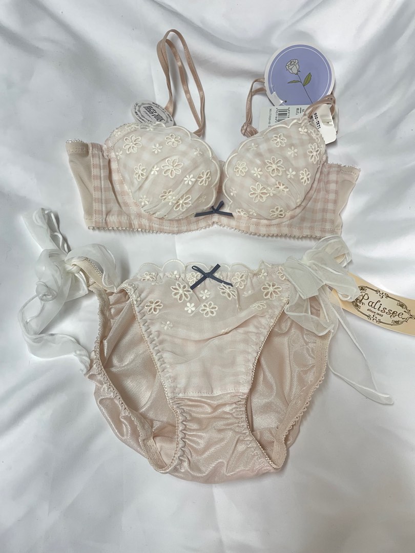 日本bra 65B Bra+底褲Set, 女裝, 內衣和休閒服 - Carousell