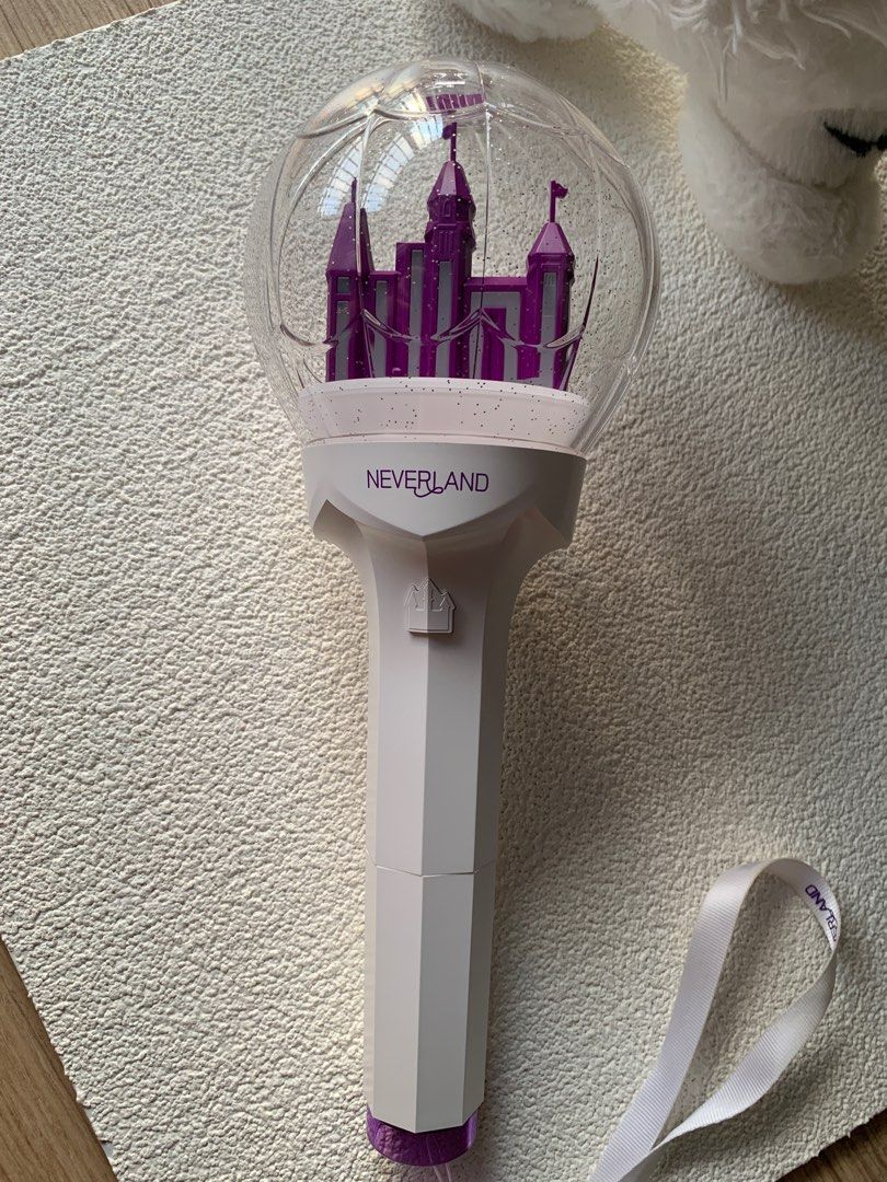 (G)I-DLE official light stick Ver.2, Hobbies & Toys, Memorabilia ...