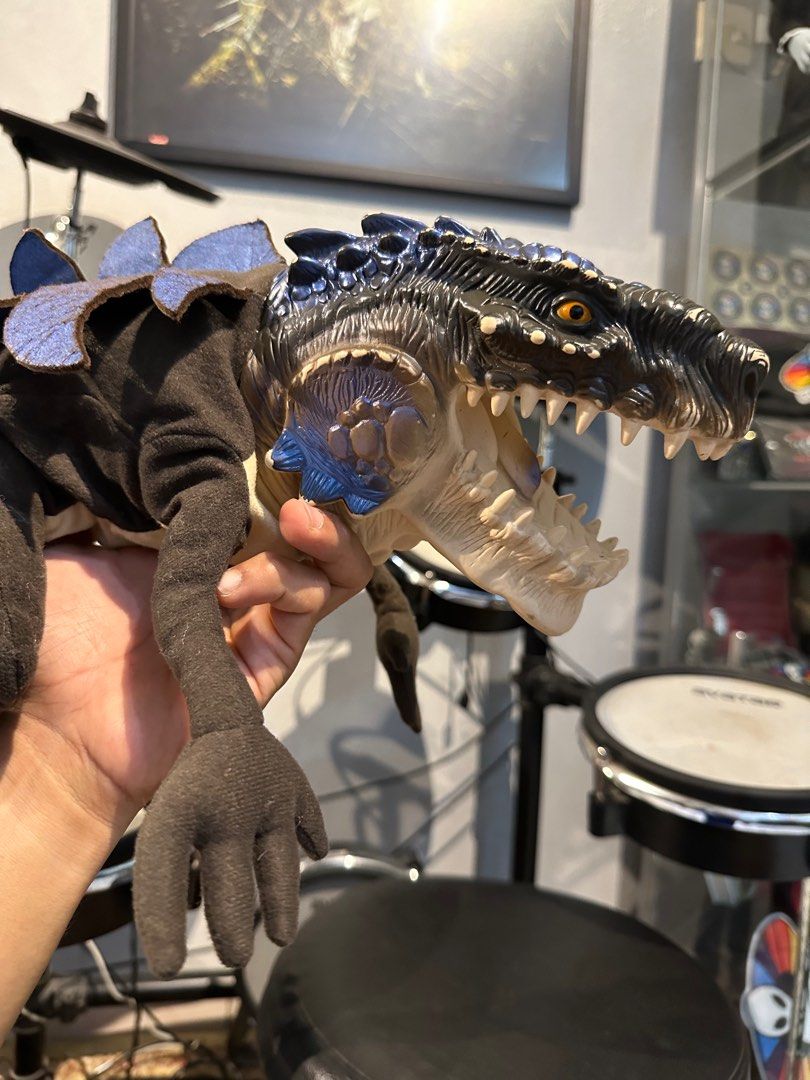 Godzilla 1998 Full Body Hand Puppet (Toho) Vintage, Hobbies & Toys ...