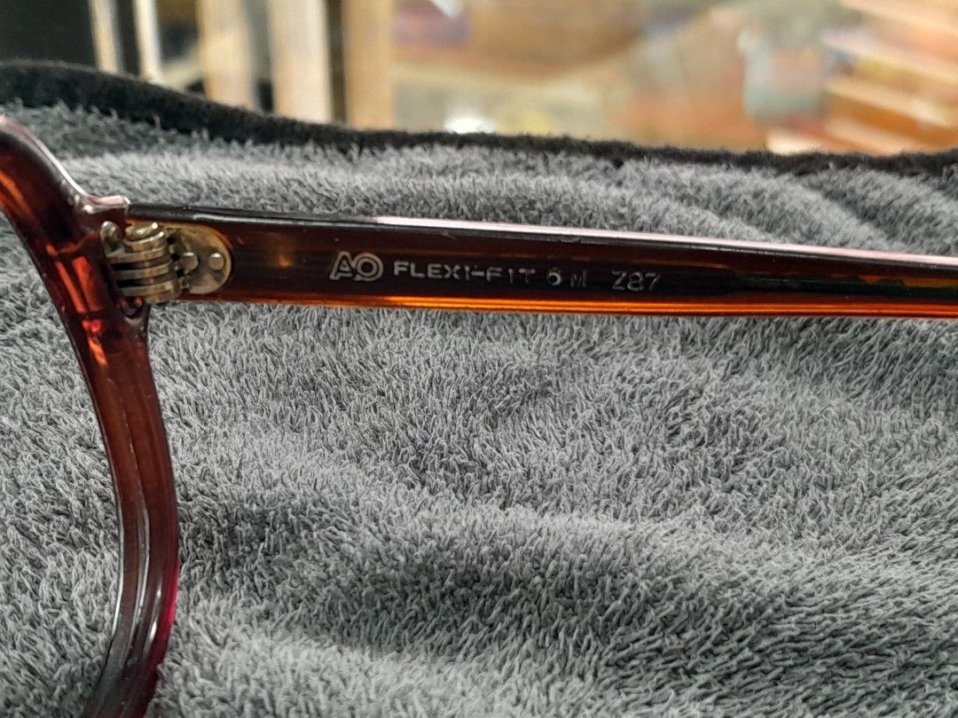 Kacamata Ao flexi-fit frame original, Fesyen Pria, Aksesoris, Kacamata ...