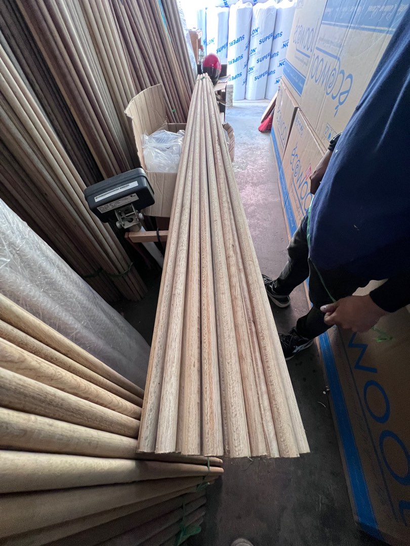 Kayu bendera tiang bendera kayu cat merdeka, Furniture & Home Living ...
