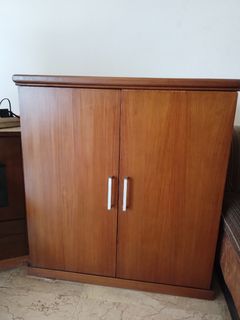 Lemari Kayu, Perabotan Rumah di Carousell