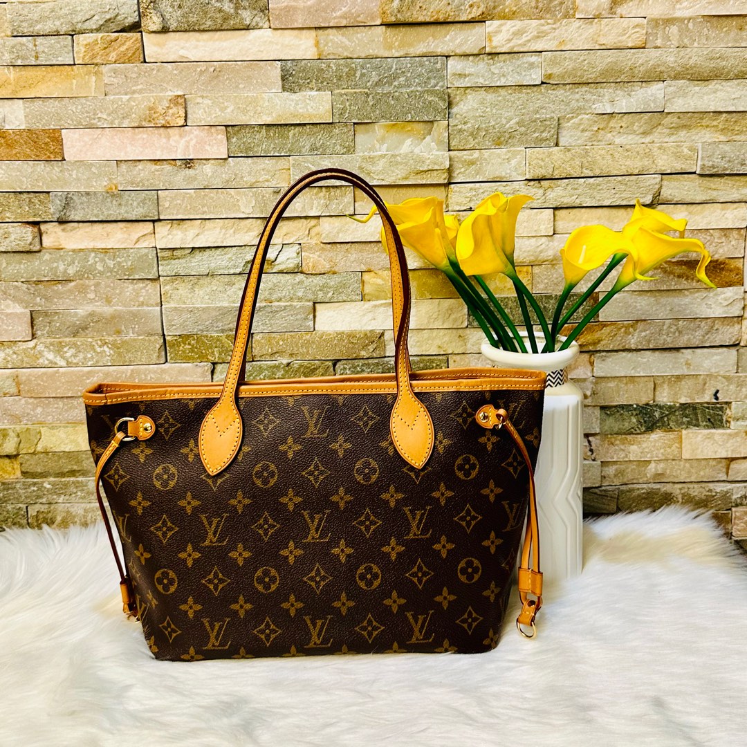 LV neverful Monogram PM, Luxury, Bags & Wallets on Carousell