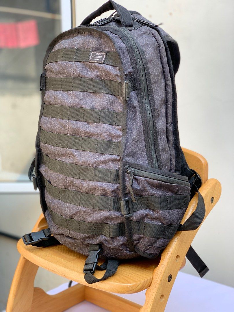 Nike Utility Backpack Ada Slot Laptop, Fesyen Pria, Tas & Dompet ...