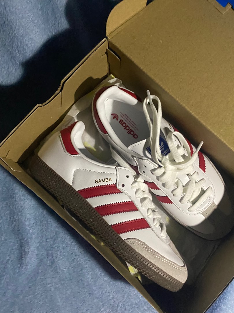 samba og in red, Women's Fashion, Footwear, Sneakers on Carousell