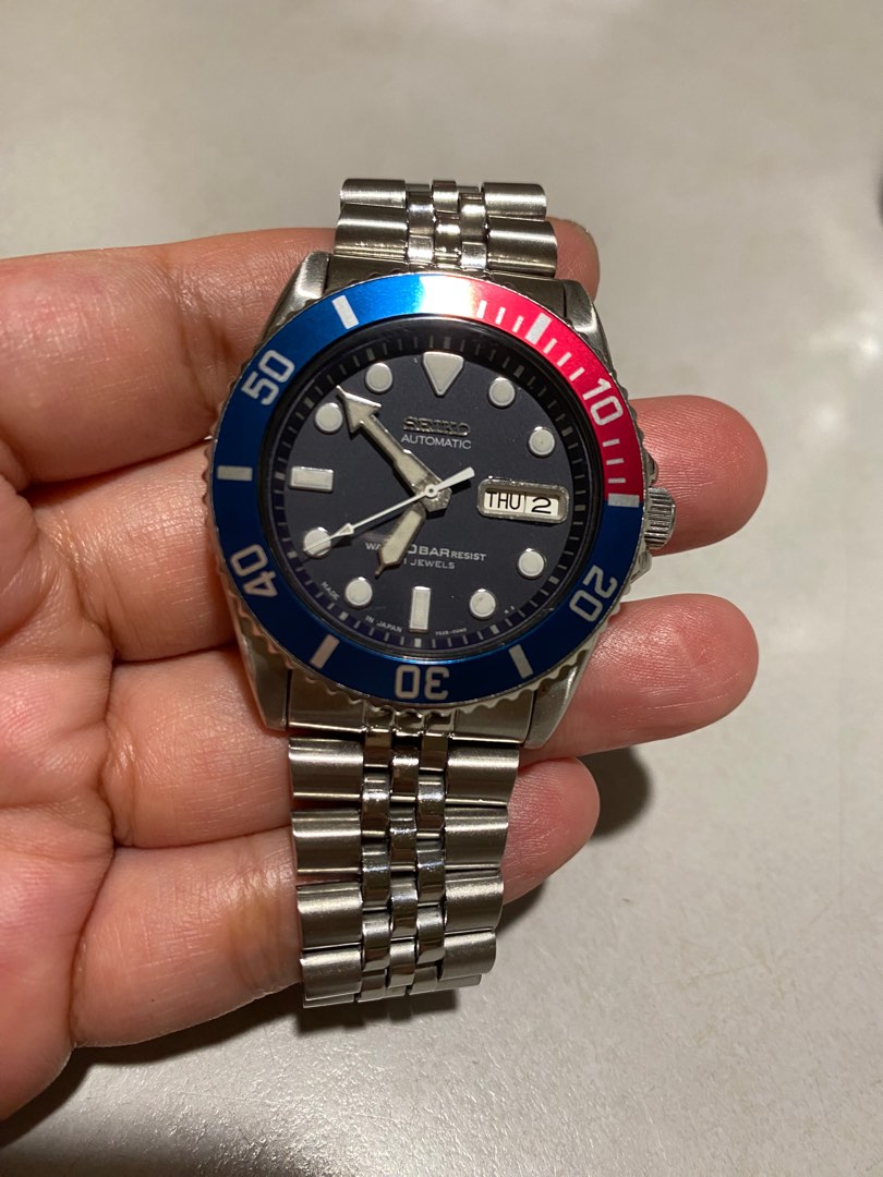 Seiko automatic SKX033J 10Bar, Luxury, Watches on Carousell