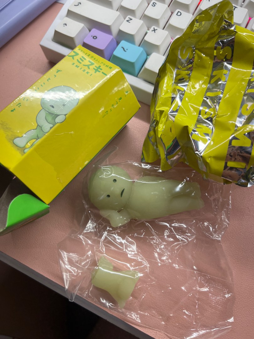 Smiski with little lifting, Hobbies & Toys, Toys & Games on Carousell