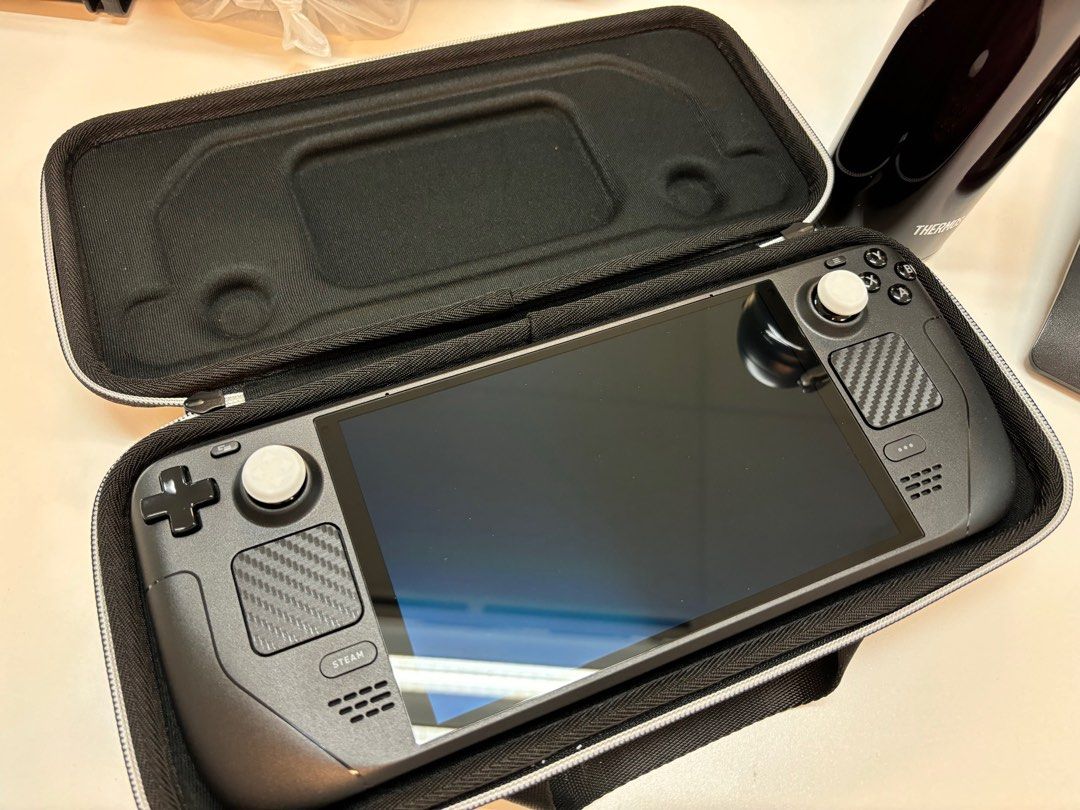 SteamDeck Oled 512g, Video Gaming, Video Game Consoles, Others on Carousell
