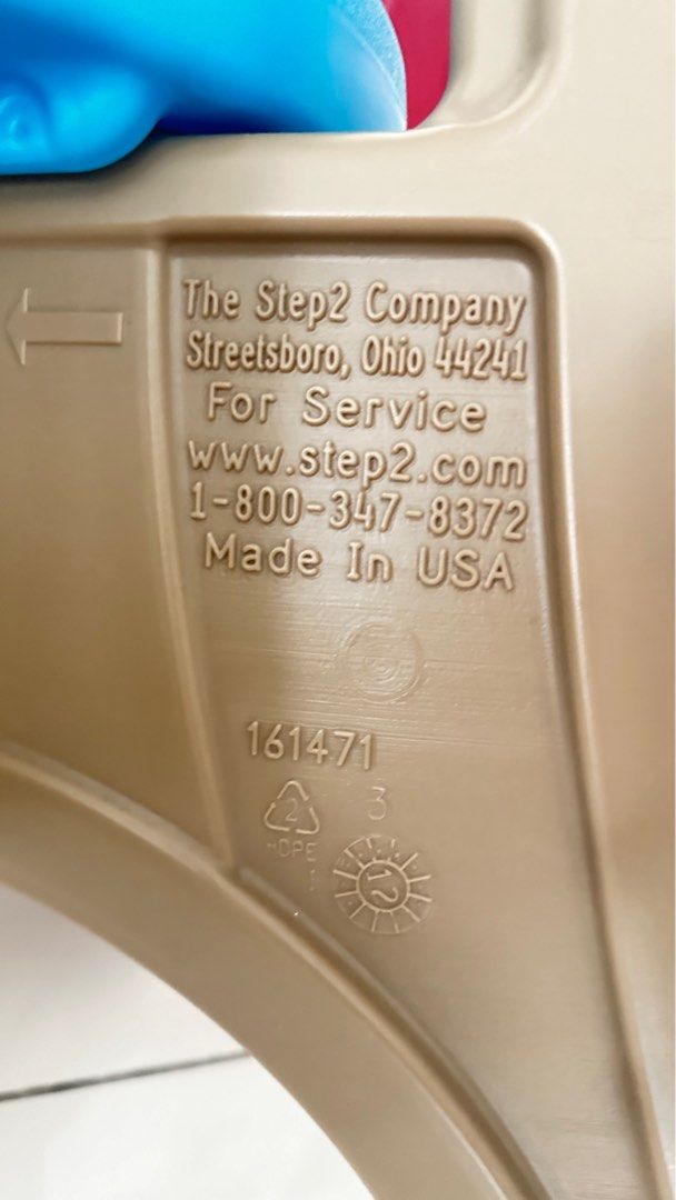 Step 2 drawing table set for kids, Hobbies & Toys, Toys & Games on ...