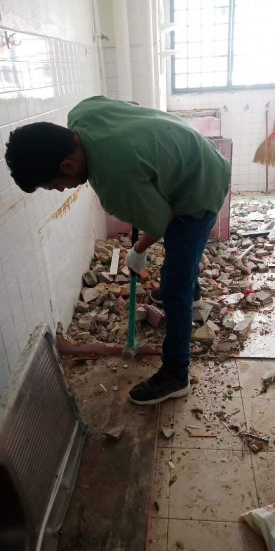 Toilet Hacking and Tiling/ Tiling Contractor/ HDB Tiling/ Tiles overlay ...