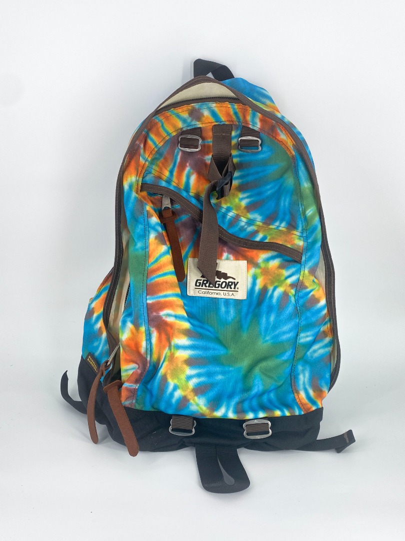 90% new Gregory daypack Backpack 26L 舊Logo, 男裝, 袋, 背包 - Carousell