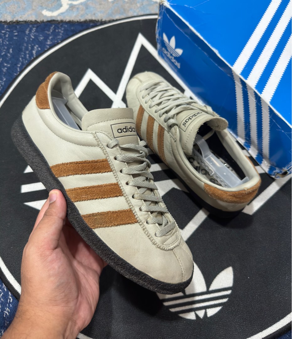 Adidas Topanga Sesame, Men's Fashion, Footwear, Sneakers on Carousell
